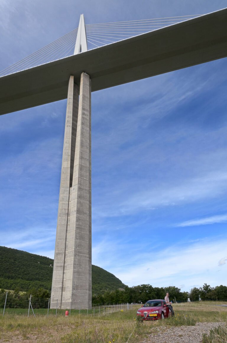 Eén van de 7 pijlers van de brug van Millau – Jan Hof photograpy Eén van de 7 pijlers van de brug van Millau – Jan Hof photograpy